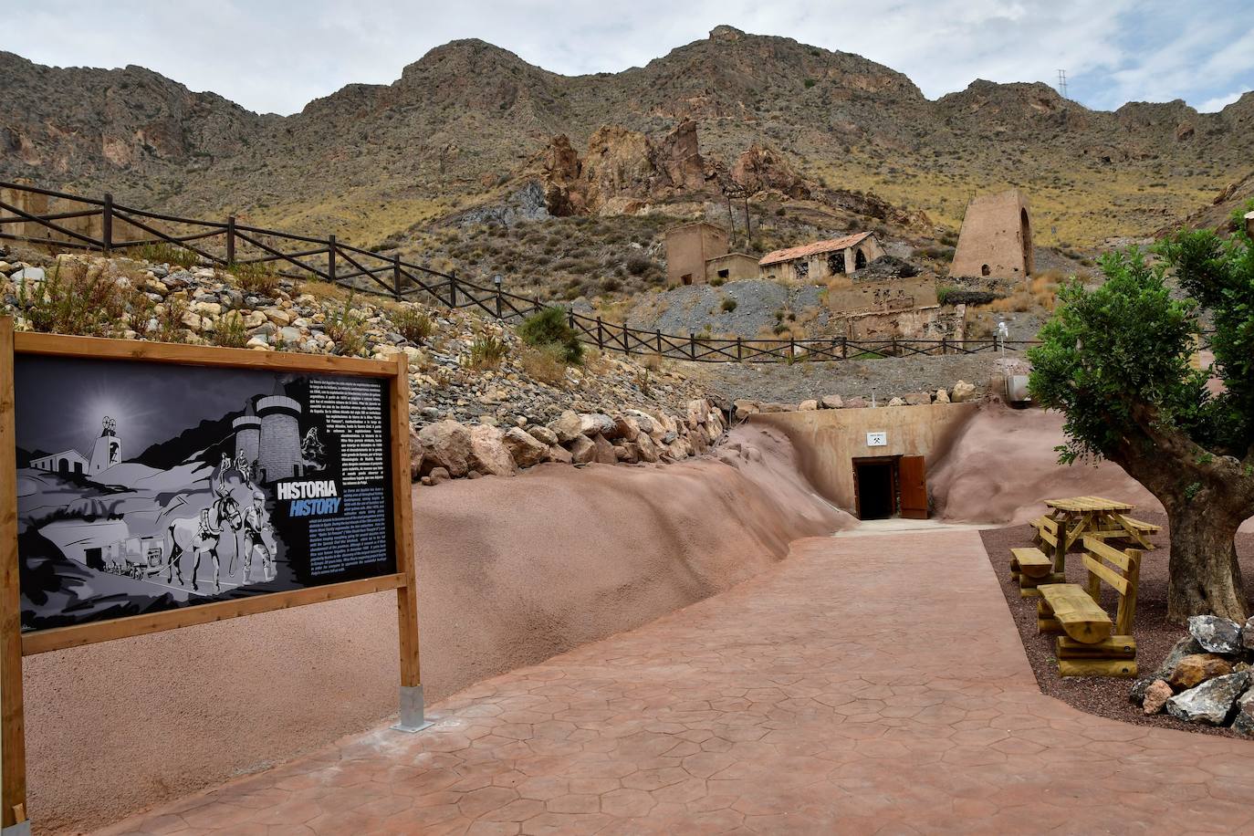 Take a Peek Inside Pulpí’s Giant Geode – Visiting Almería – Know Your ...